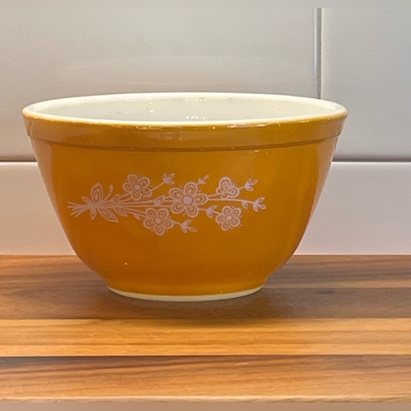 Pyrex | Kitchen | Pyrex Nesting Bowl 4 Butterfly Gold Mixing 15 Qt50 Ml ...